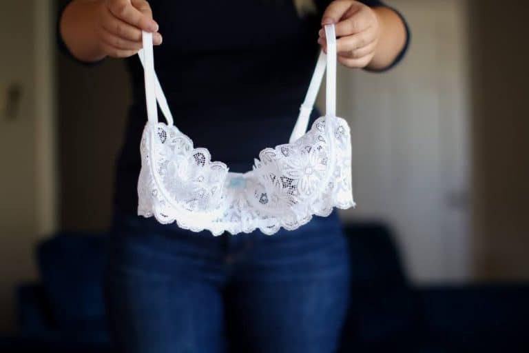 What is a Shelf Bra (And How Do I Wear One?) | TheBetterFit